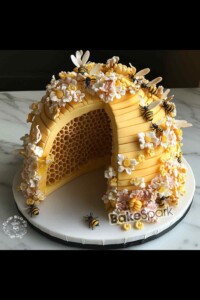 Bee-Themed Cake Design Ideas [GALLERY] - BakeSpark