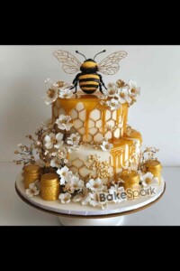 Bee-Themed Cake Design Ideas [GALLERY] - BakeSpark